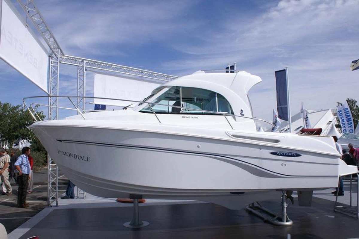Beneteau Antares 6