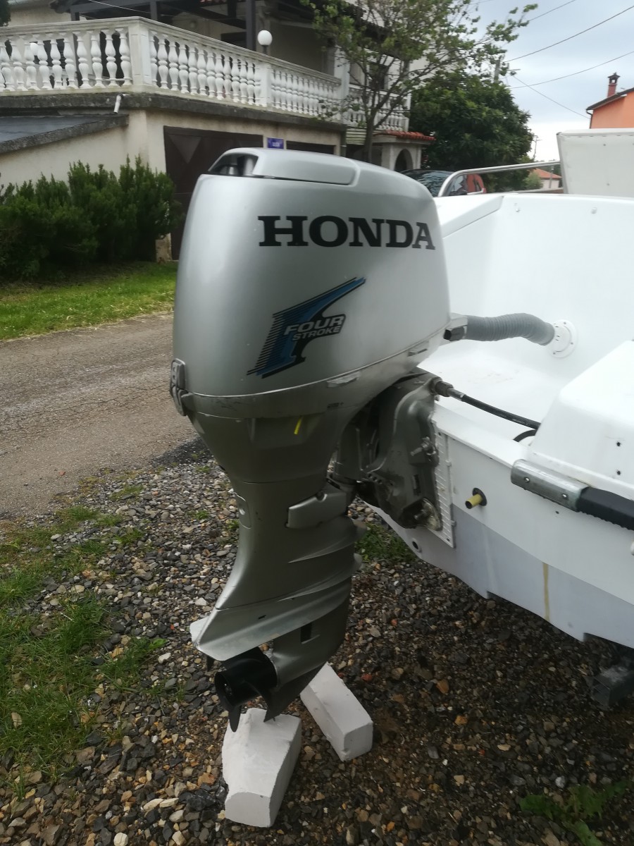 Elan 495F + Honda 40