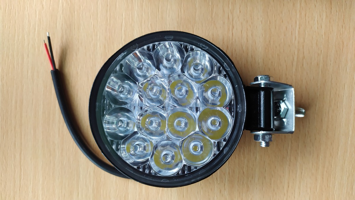 LED reflektor 12V 42W, napon 9-30V, IP67