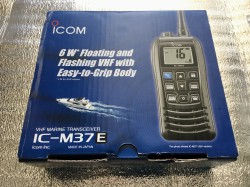 Icom ic-m37e