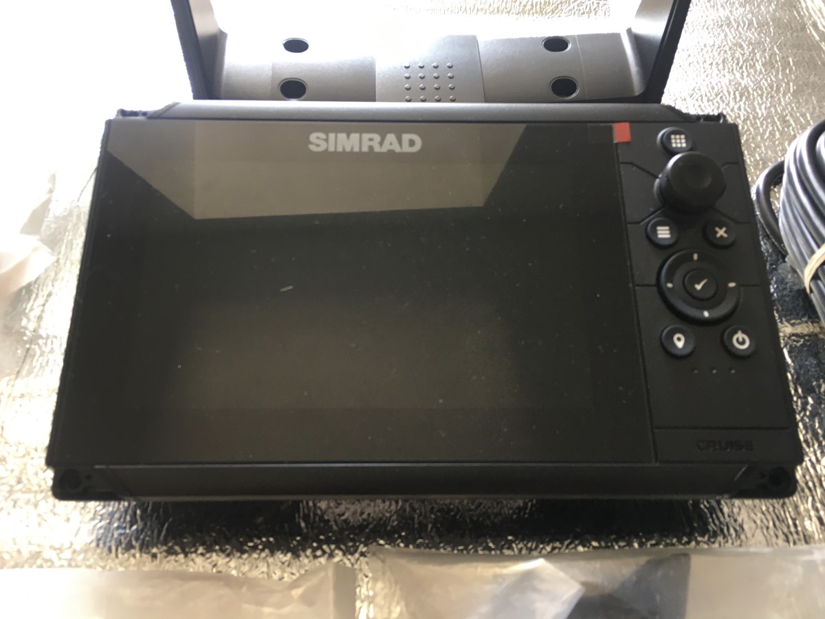Simrad Cruise 7 sa sondom