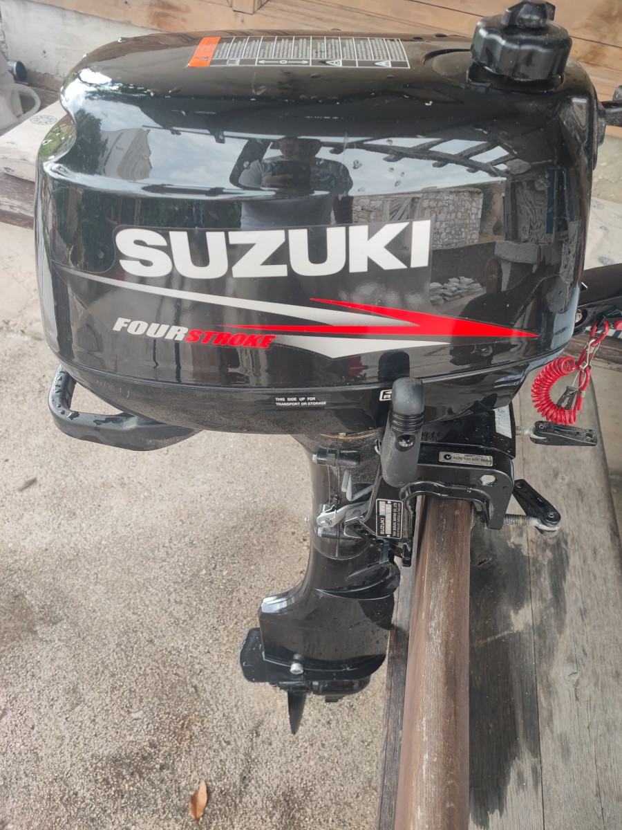 Suzuki DF4
