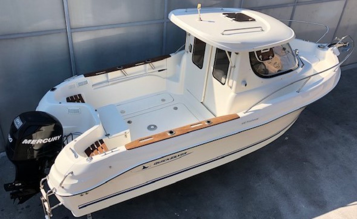 Quicksilver Pilothouse 640