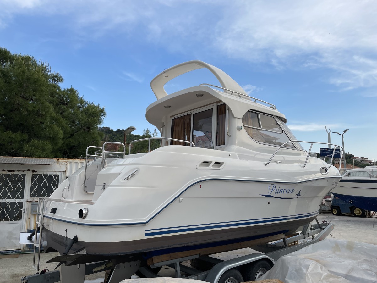 Quicksilver 750 weekender
