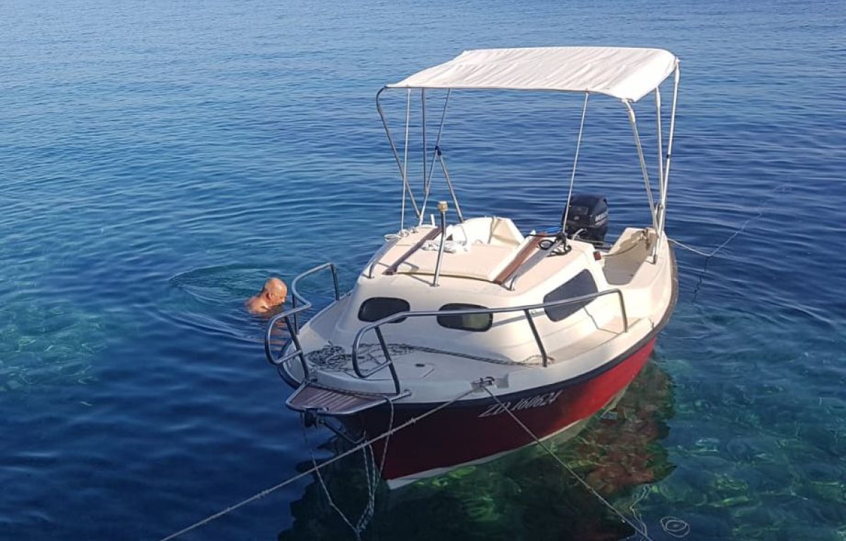 Adria 500 Mercury 20 hp 2016g Poludeplasmanska verzija